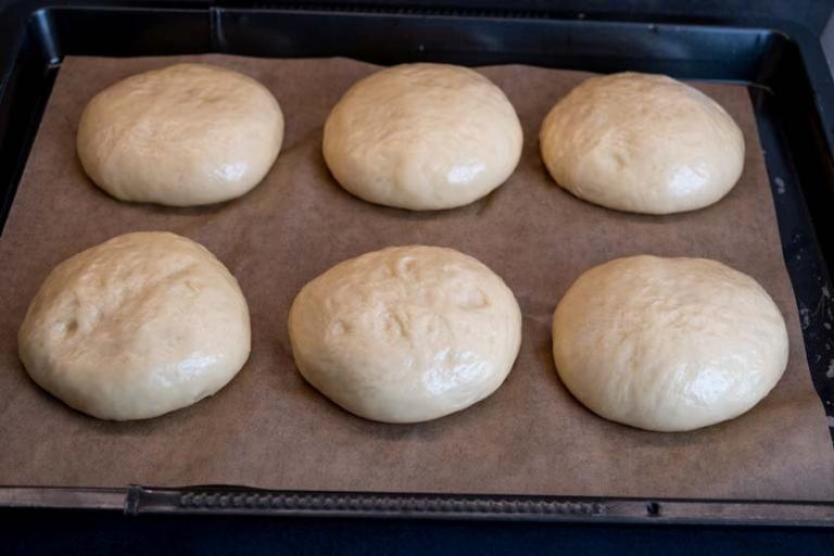 Selbstgemacht schlägt Supermarkt: Burgerbuns zum Verlieben!