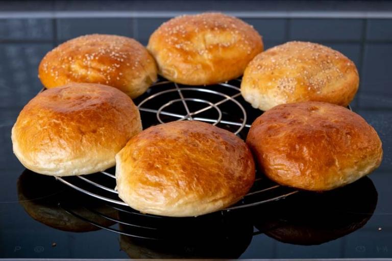 Selbstgemacht schlägt Supermarkt: Burgerbuns zum Verlieben!